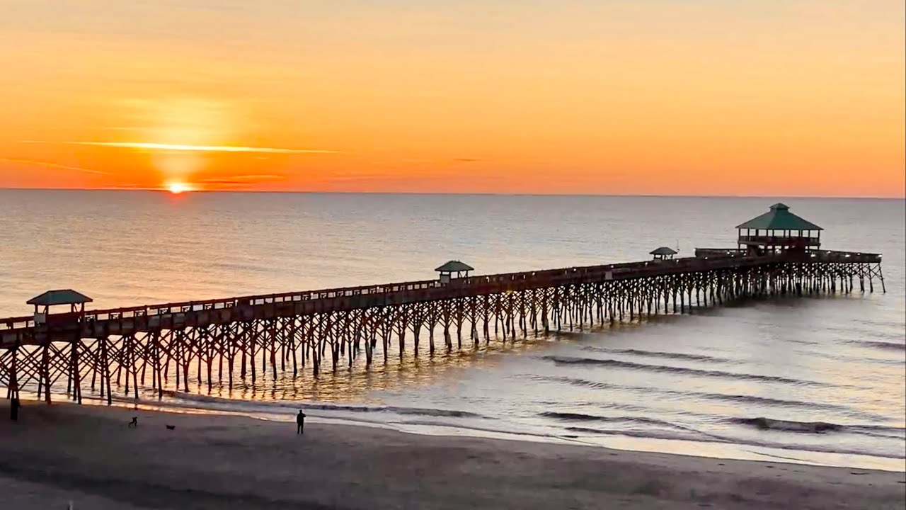 Guide to Folly Beach Bars: Where to Drink by the Ocean